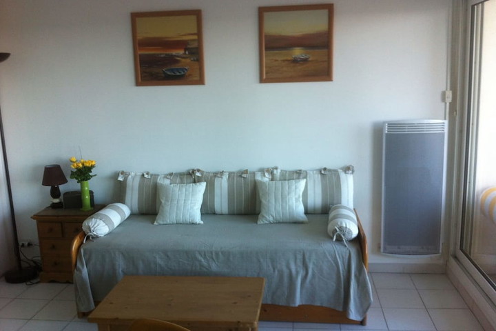 Seafront Apartment With Swimming Pool And Private Parking - French Riviera
