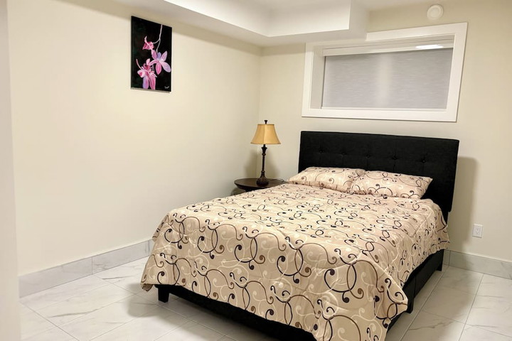 Your White Rock Beach Getaway: 2br Suite, Modern Living, And Ocean Proximity! - White Rock