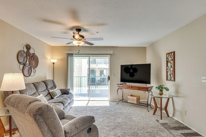 Community Pool & Gym: Apt 5 Mi To Laughlin Casinos - Laughlin, NV