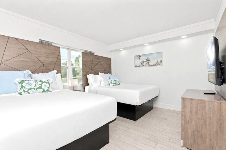 Refreshed & Modern 2br Suite W/full Kitchen  Sleeps 8  Steps To Beach - Myrtle Beach, SC
