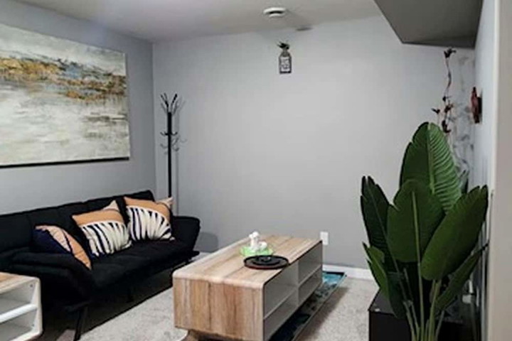 A Cozy Gem In The Greens. Welcome To Your Cozy Home Away From Home In Thegreens! - Regina