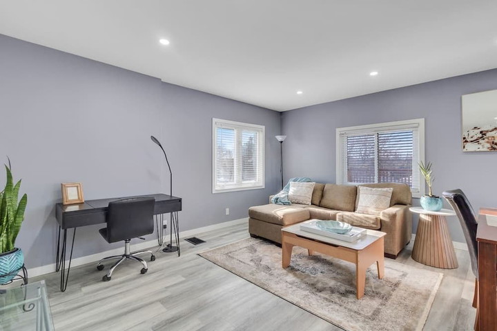 3 Bdr Upper, Prime Location - Windsor, ON, Canada