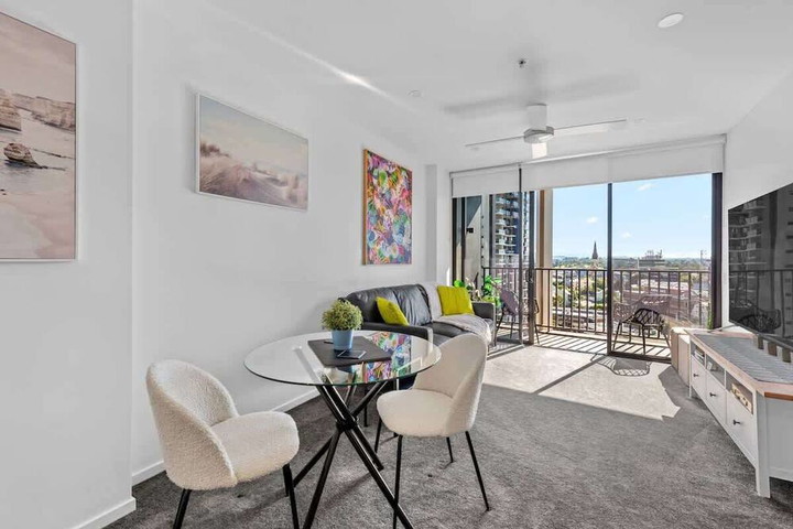 City Living! 1bed/1bath/pool - Brisbane