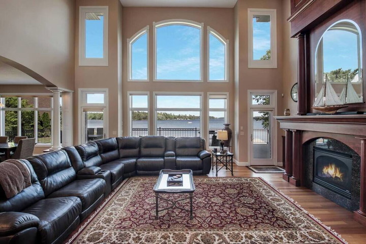 Downtown Lakefront Home On Lake Chetek With Hot Tub & Pontoon Rental - Rice Lake, WI