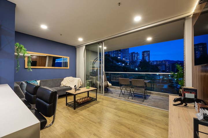 Luxury 15th Floor Condo Amazing Views! El Poblado! - Medellín