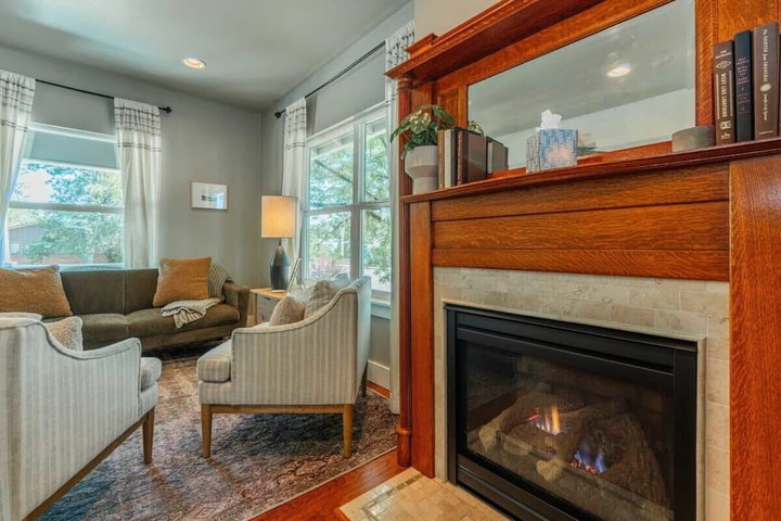 Hot Tub Oasis: Unwind In This Beautiful Home Near Windsor Lake! - Greeley, CO