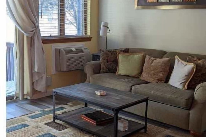 Cozy Getaway At Attitash Mountain Village - Conway, NH