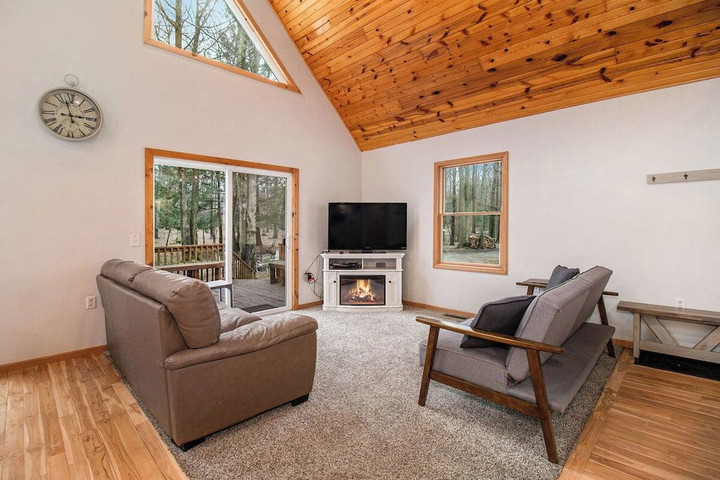 Pinecrest Cabin - Pentwater, MI