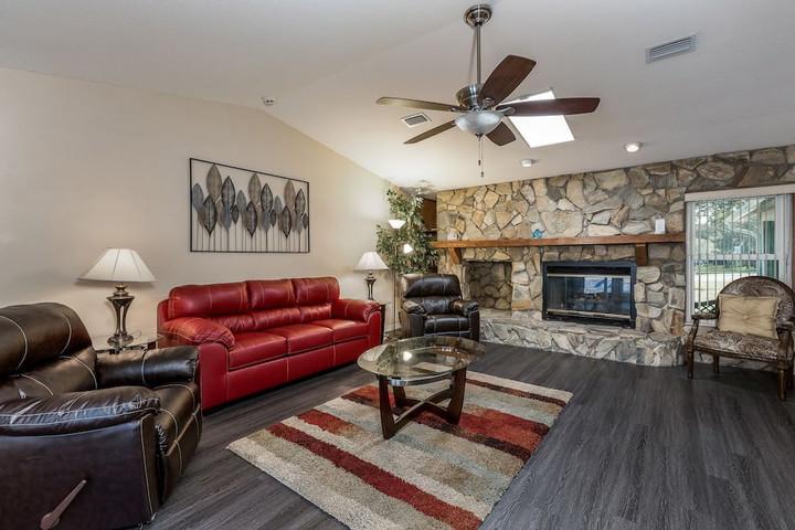 Cozy Home, Rural Setting, Near Gulf Beaches - Tarpon Springs, FL