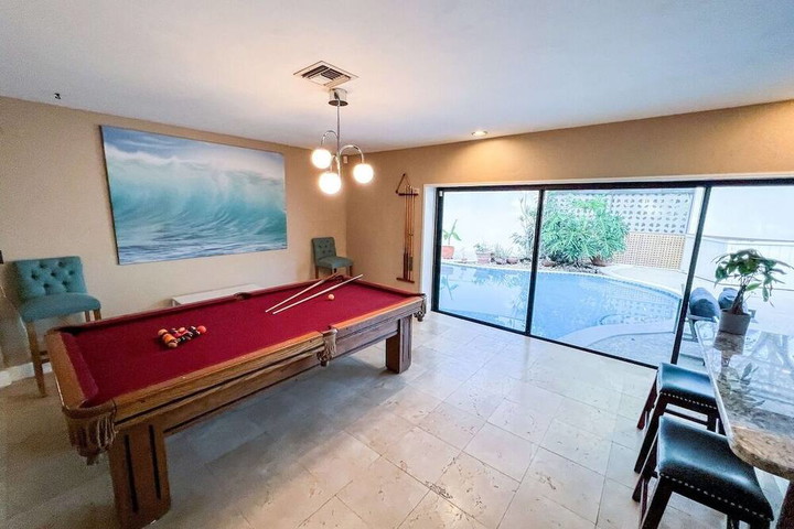 Luxurious Oasis - Heated Salt Pool - Pool Table - 4br Near Miami - Cutler Bay, FL
