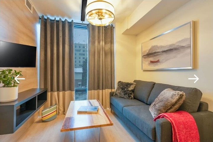 Modern 2-bedroom Retreat Near Universities | Gym, Sauna & Theater - Waterloo, ON, Canada