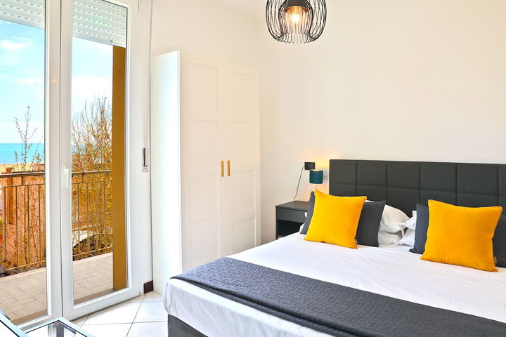 Leone Sea View Apartments On The Rimini Seafront - Rimini