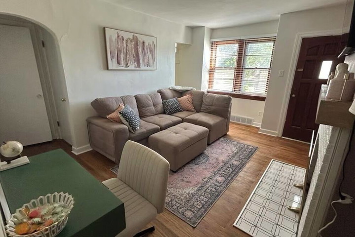 Cozy 1-bedroom Duplex In Belleville - Belleville, IL