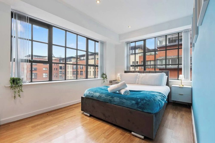 City Centre 2br Apartment & Free Netflix - Solihull