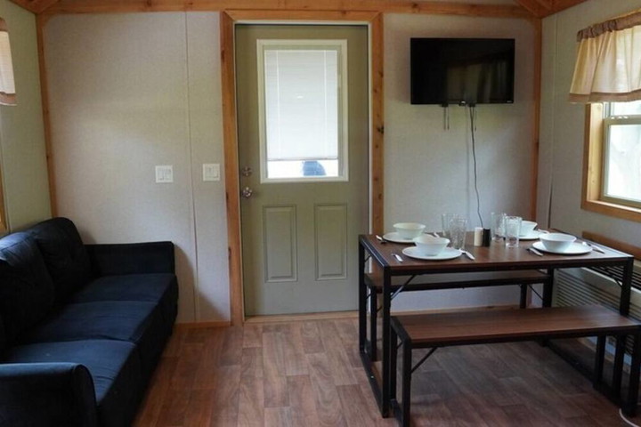 Family-friendly Lake Cabin | Pool Access & Scenic Outdoor Grounds - Illinois