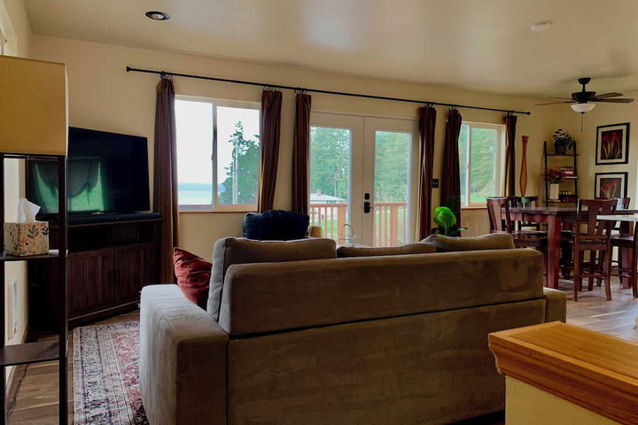 New Tranquil 1-bedroom Guest House With Water View In Port Townsend - Port Townsend, WA