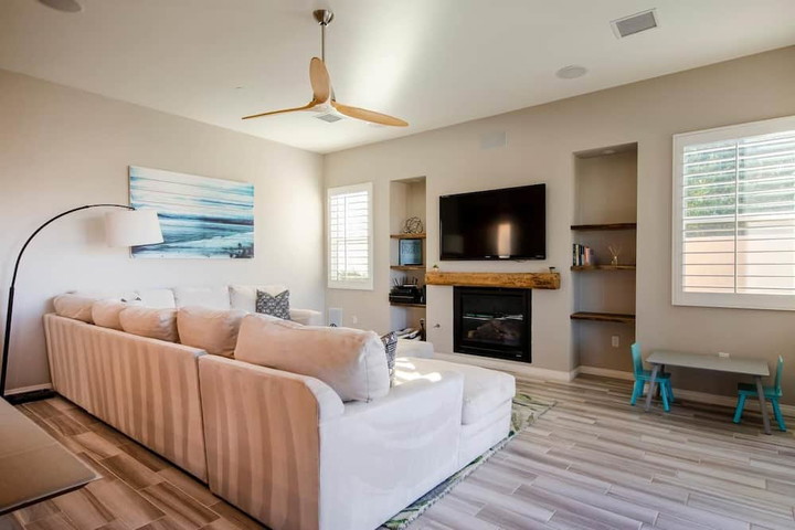 Private Large Modern Villa With Pool/spa/slide - Cathedral City, CA
