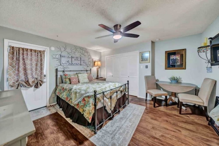 The Blue Doves Nest, Shabby Chic Swimspa/views - Kerrville