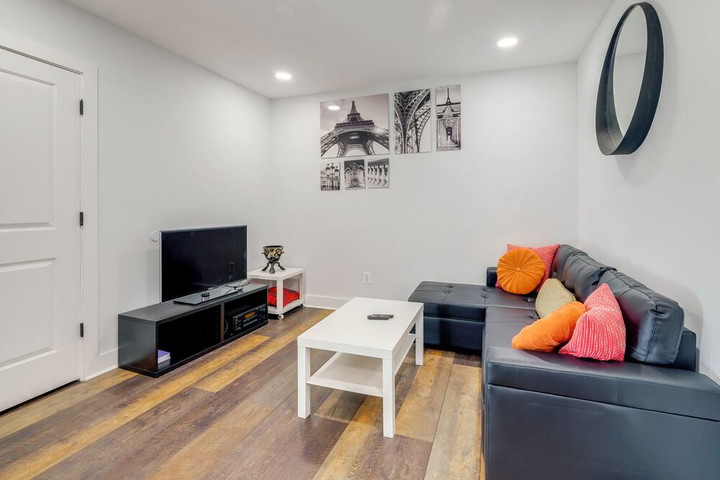 Fire Pit & Yard! Modern Dc Unit Near H Street - Clinton, MD