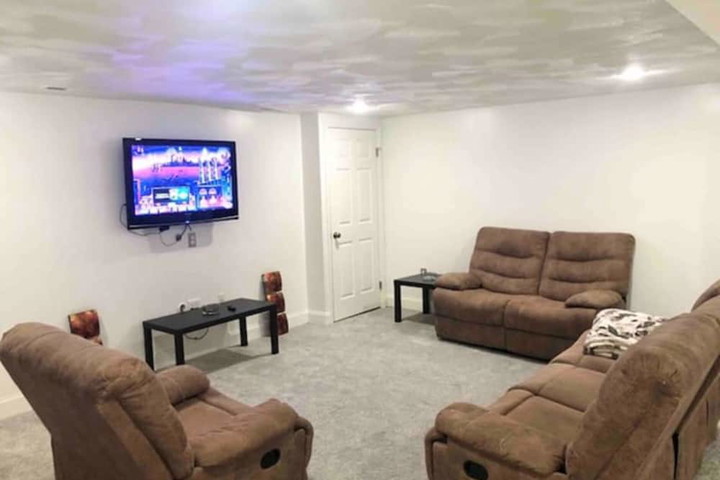 Live A Cozy And Tucked Away Lifestyle In This City Style Studio! - Baltimore, MD