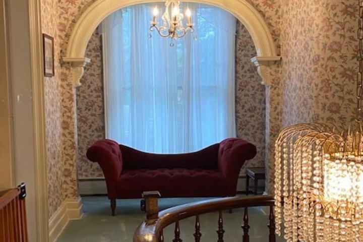 Adirondack Mansion W/heated Inground Pool & Game Room! 45-60 Min To Saratoga! - Gloversville, NY