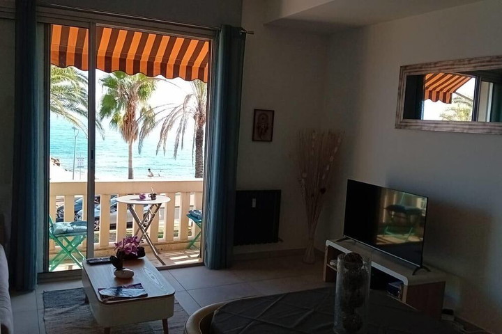 Alpes Maritimes Vue Mer Et Front De Mer Appart 2p Proche Cros De Cagnes Sur Mer - Vence