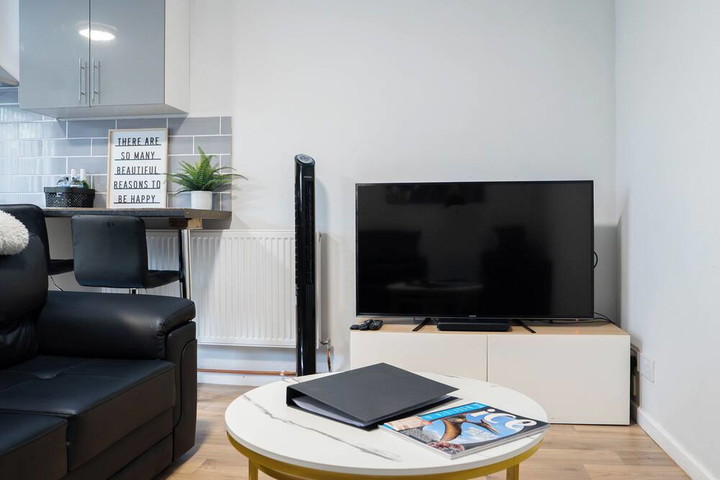 Reardon Near Warwick Hospital, Free Parking, Fast Wifi, Sleeps 5 - Royal Leamington Spa