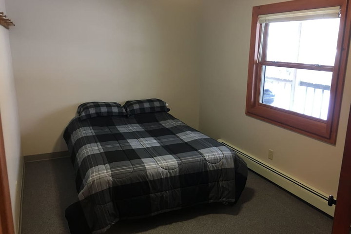 Atv-snowmobile Trail, Sits On The Laughing Whitefish River, Sleeps 16 People. - Michigan