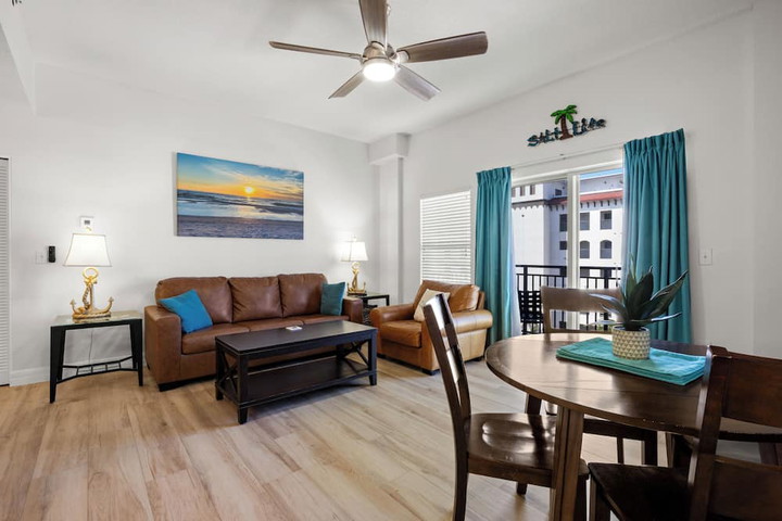 Madeira Bay Resort #506 Spacious Two-bedroom Condo With Dual Balconies & Pet-friendly Comfort - St. Pete Beach, FL