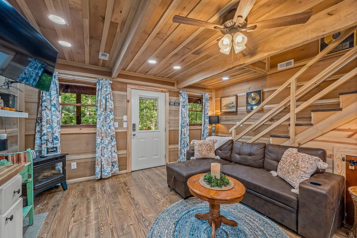 Desoto Falls; Hiking; Mentone; Lookout Mtn; Hot Tub, No Pet Fee-1 Pet- - Alabama