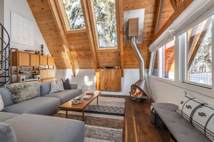 Tahoe A-frame Cabin With Hot Tub & Private Pier | Sleeps 6 - Tahoe City, CA