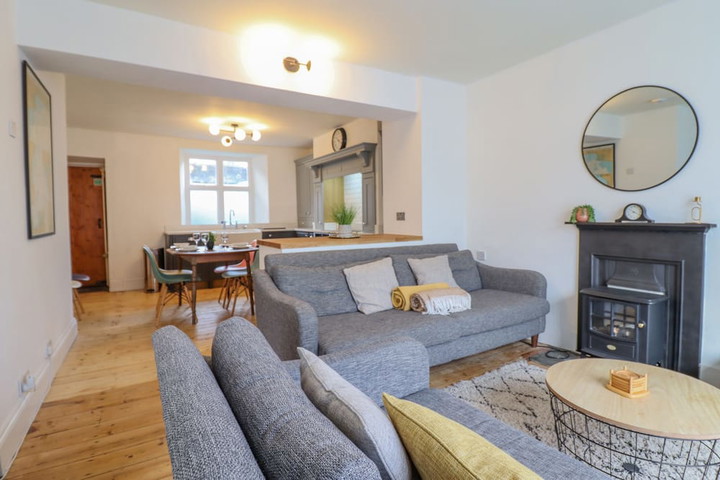 Harbourside, Pet Friendly, Character Holiday Cottage In Porthmadog - Porthmadog