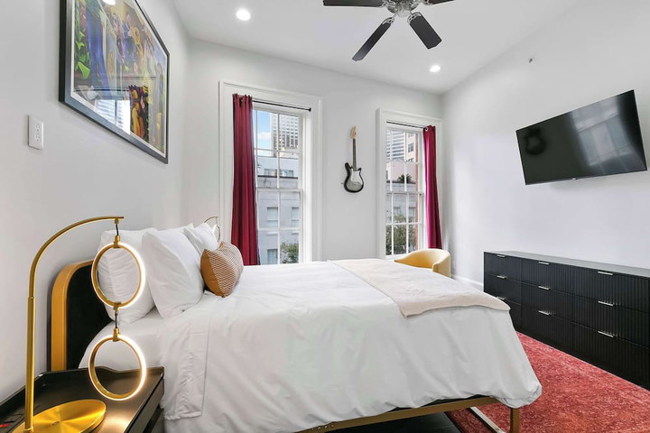 Jazz Suite  2br Artist Retreat Near French Quarter - New Orleans, LA