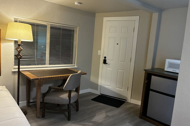 Two Queen Room  2 Queen Beds - Longmont, CO