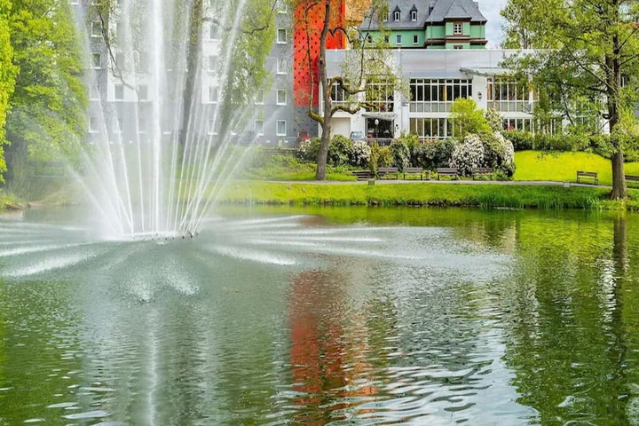 Stylish Suite Escape | Pet Friendly | Walk To Stadtpark - 0.4 Miles - Suhl