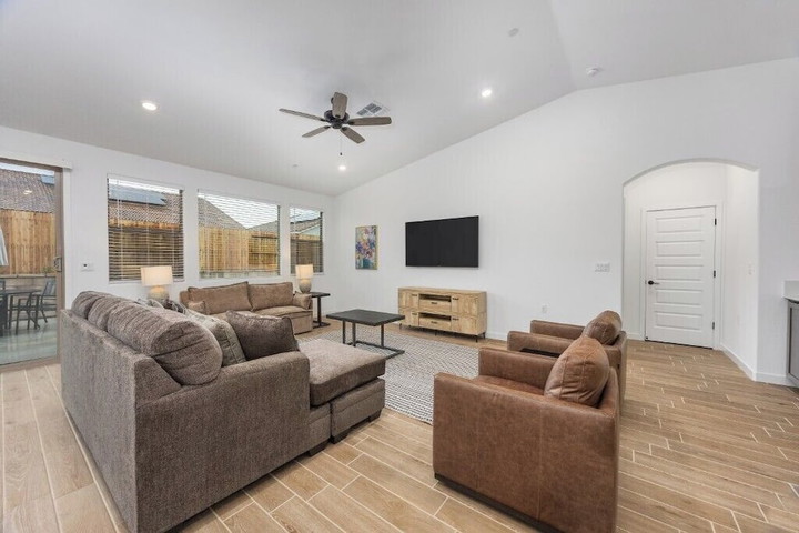 Private Bakersfield Getaway Near Downtown & Parks! - Bakersfield, CA