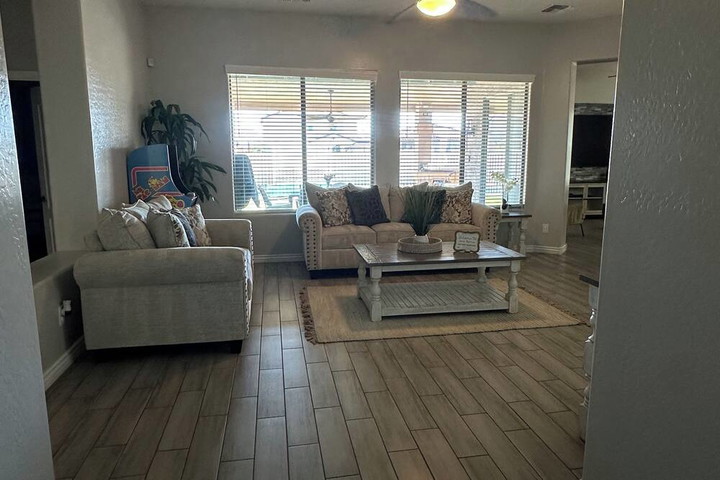 Lovely 4-bedroom House With Pool In Charming Avondale - Avondale, AZ