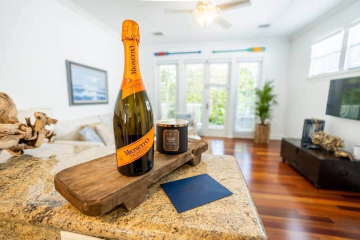 Islamorada House With Best Location. Lic # 24-0055 - Islamorada, FL