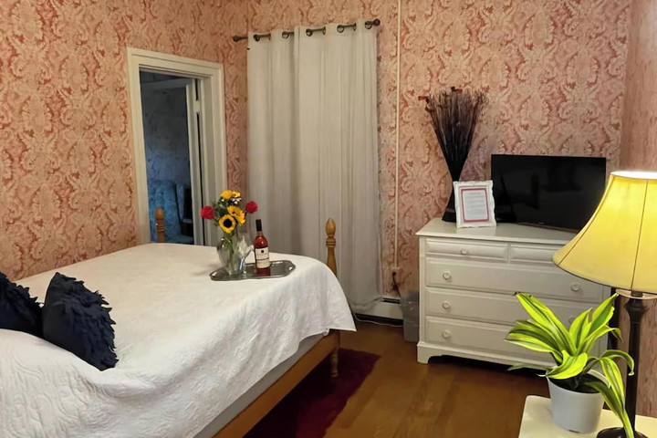 Simple And Comfortable Double Bedroom Escape - At The Ywca Westfield - Lake Erie, PA