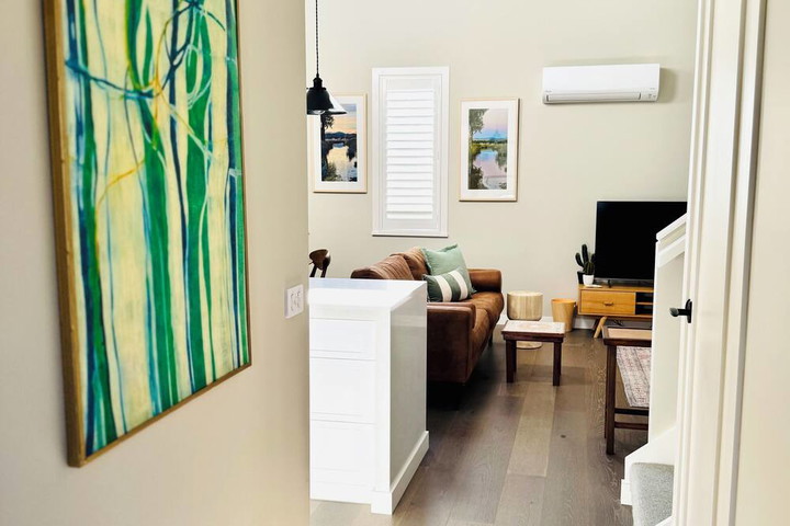 Sunny 2br Townhouse On Mansfield High Street  Walk To Everything - Mansfield