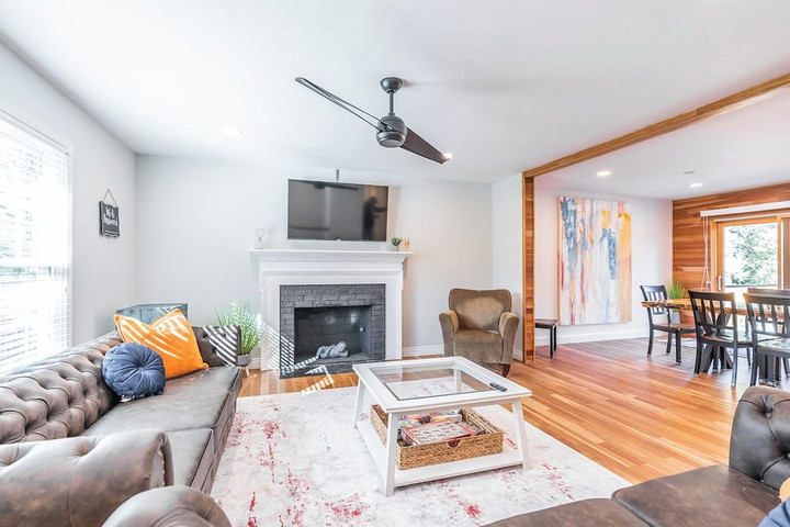 4br 3bath 9 Beds! Pool, Hot Tub, Movie Room, Oasis In Lex - Lexington, KY