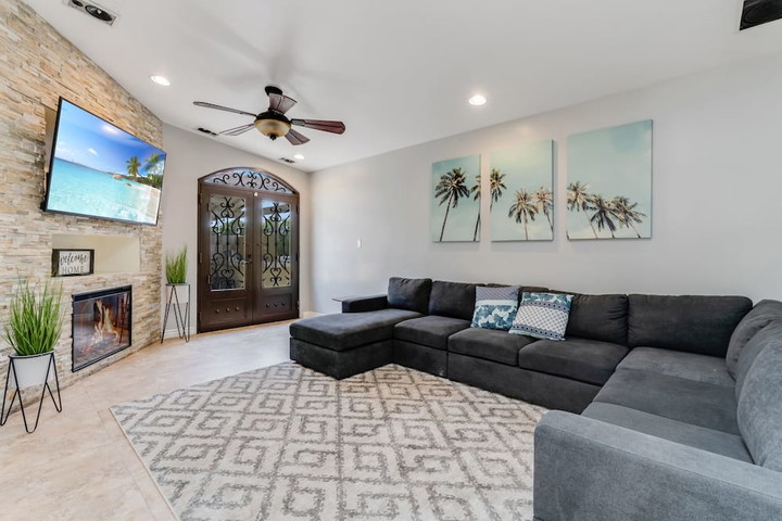 Luxury 4bedroom Home With Pool, Mini Golf & Movie Theater - Chula Vista, CA