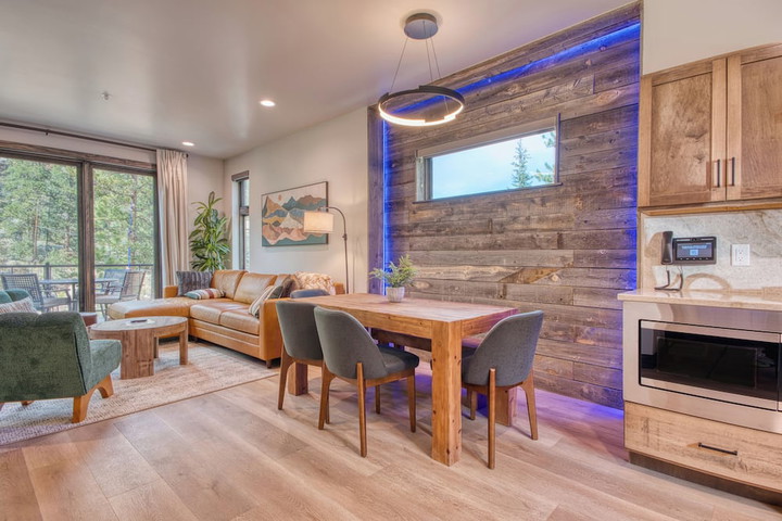 Dreamview Suite | River Views, Shared Pool & Private Trails Into Rmnp - Estes Park, CO