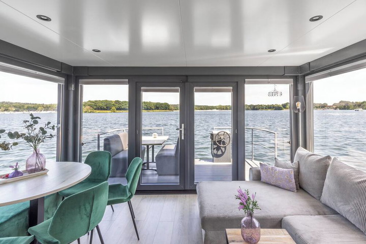 Luxurious Houseboat At The Mookerplas With Direct Water Access. Perfect For An Unforgettable Holiday On The Water For Up To 6 Guests. - Groesbeek