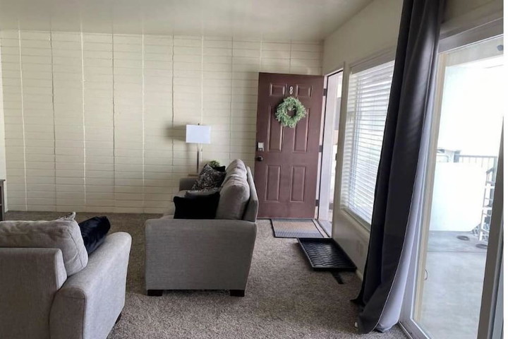 2nd Floor Apartment In 4plex, Excellent Internet, Clean, Spacious, Private - Idaho Falls, ID