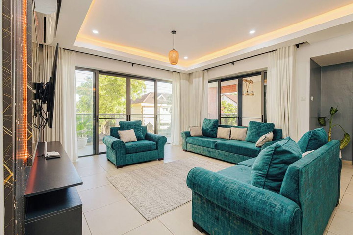 Family Home W/hot Shower/rooftop Pool 5 Min To Marine National Park&haller Park - Mombasa