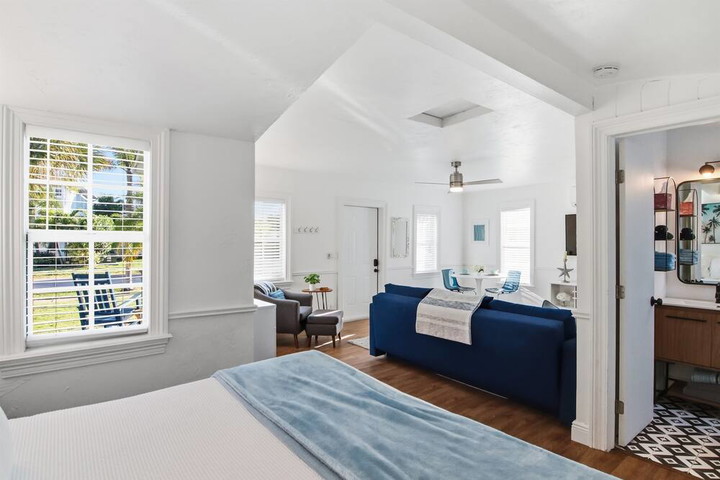 Paradise Pool Cottage House, Delray Beach - Delray Beach, FL