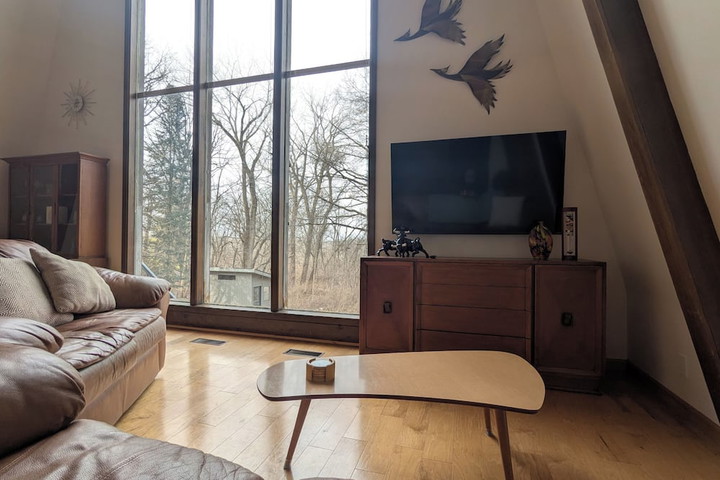 Centrally Located Wooded A-frame - Des Moines, IA