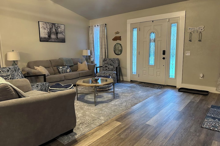 Peaceful Home Away From Home! 20 Minutes From The Beach! Quiet Neighborhood! - Milton, FL