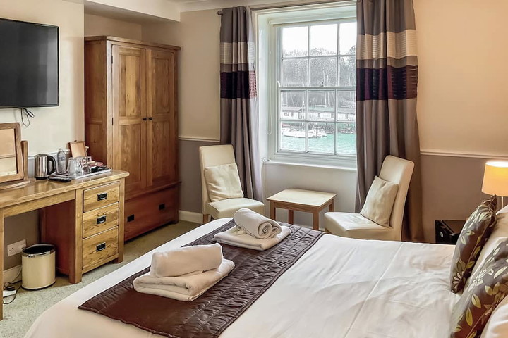 7 Bedroom Accommodation In Weymouth - England